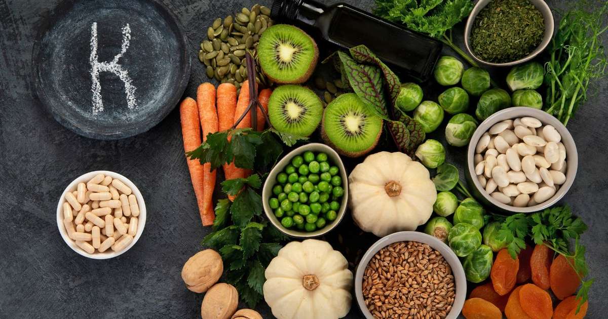 Falta de vitamina K pode prejudicar os ossos; entenda sua importância