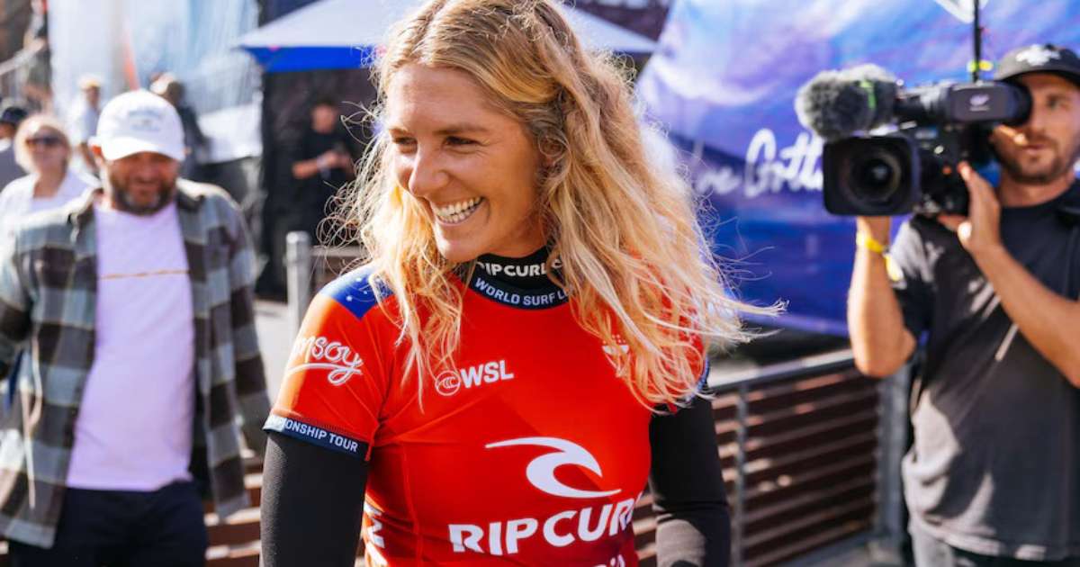 Stephanie Gilmore e Carissa Moore retornam a WSL em 2026