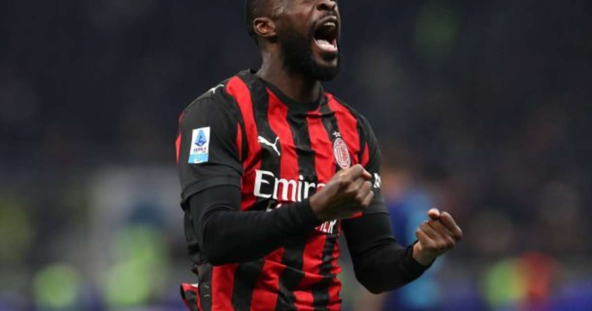 Milan é eficiente, vence a Inter de Milão e sobe na tabela do Italiano