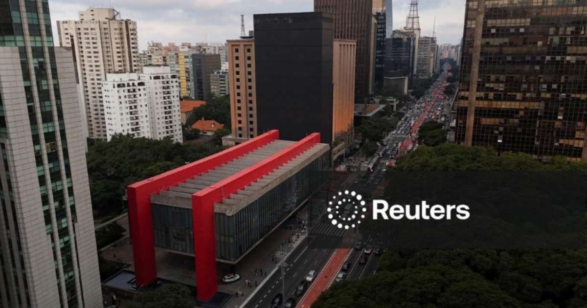 IPCA-15 sobe pouco mais que esperado em novembro, mas desacelera para teto da meta em 12 meses
