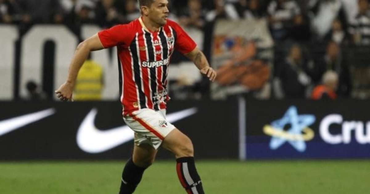 São Paulo deve ter o retorno de Rafael Toloi contra o Fluminense