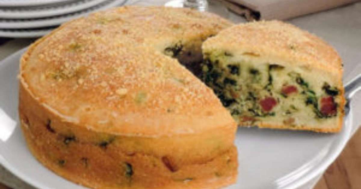 Torta salgada de liquidificador com espinafre e bacon: faça a receita ...