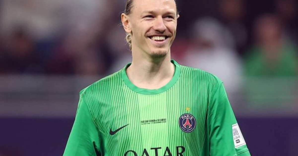 Conheça o goleiro Safonov, herói do PSG e algoz do Flamengo