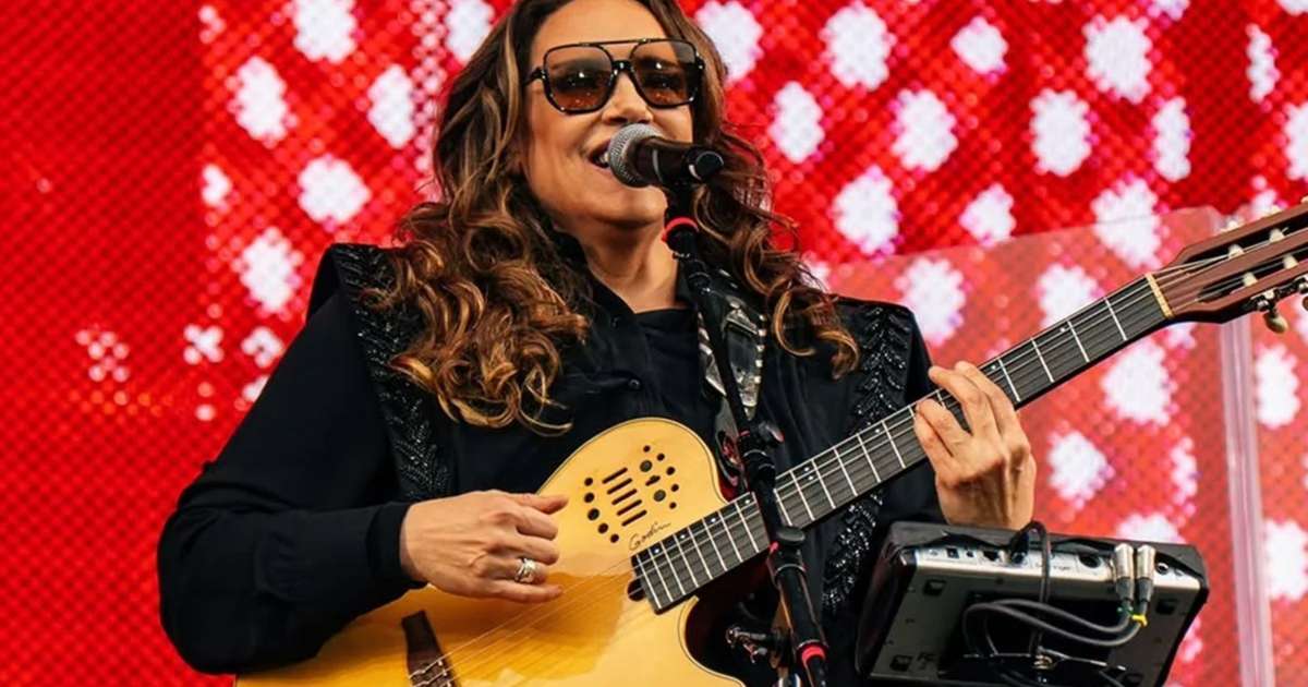 Ana Carolina é detonada por impedir intérprete de libras no palco: 'Não ...