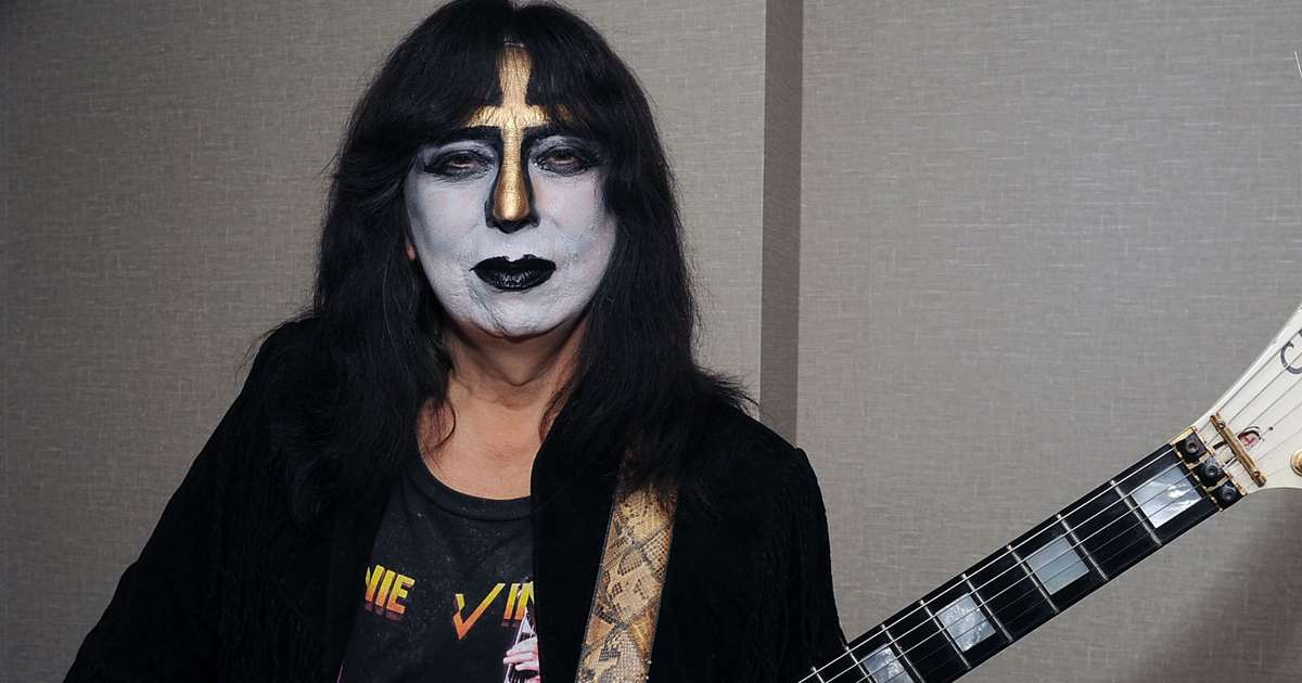 Por que o ex-guitarrista do Kiss, Vinnie Vincent, defende vender um CD ...