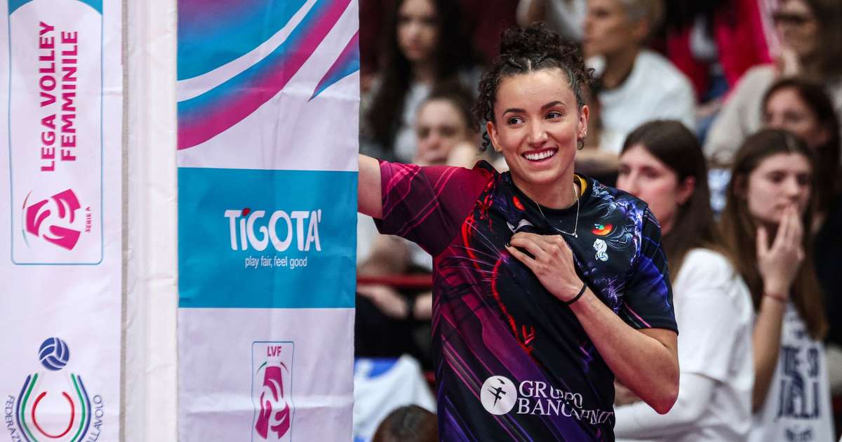 Gabi Guimarães é eleita como a 2ª melhor jogadora do mundo
