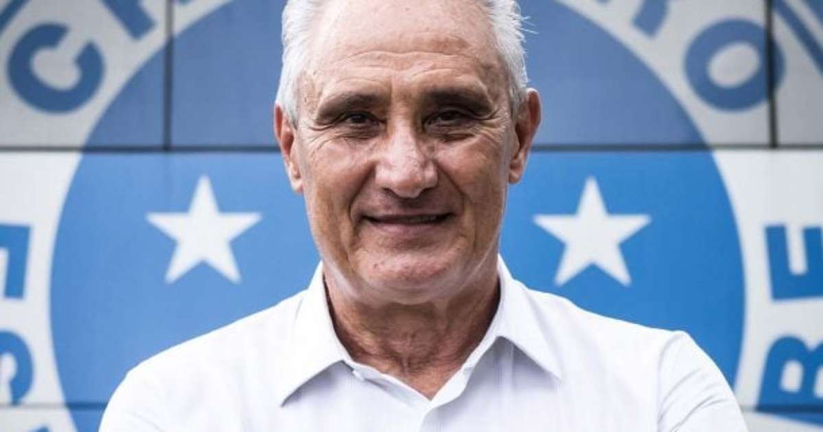 Tite chega a BH para iniciar trabalho no Cruzeiro