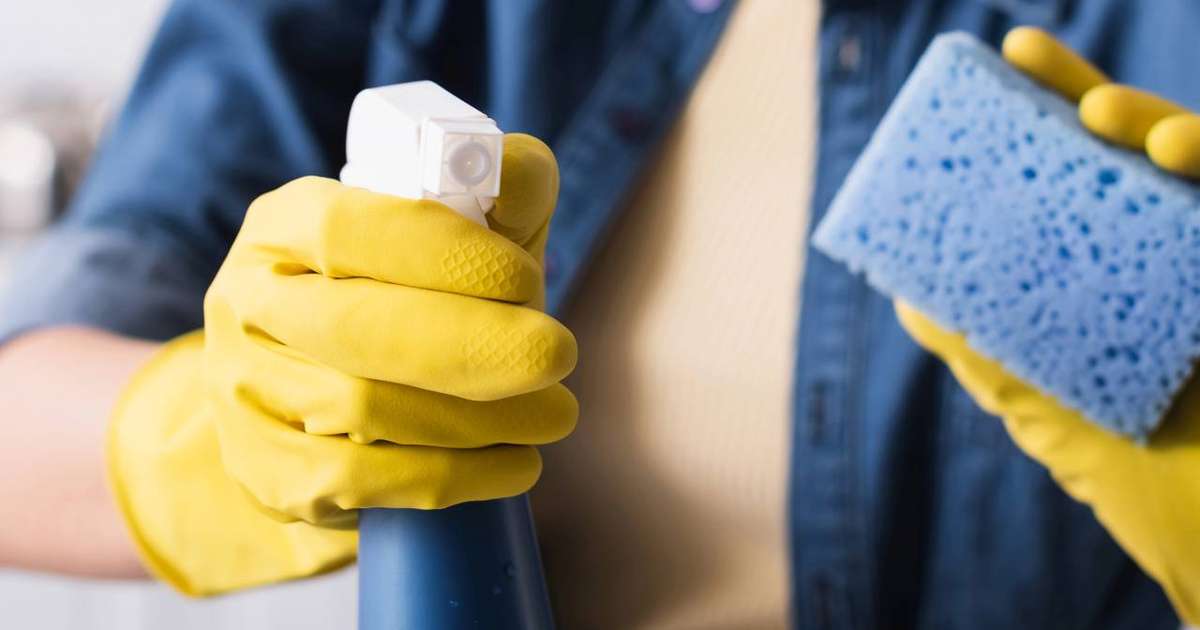 Manchas de caneta na roupa? Veja soluções simples para removê-las