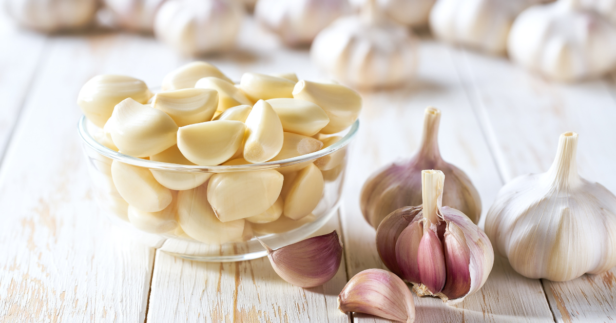 Como tirar cheiro de alho e cebola das mãos: truques simples