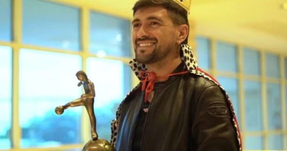 Arrascaeta recebe prêmio de Rei da América em cerimônia no Uruguai