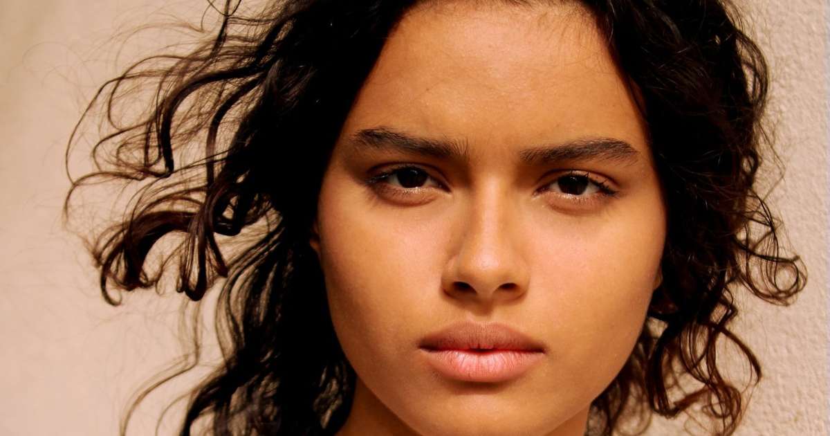 Da comunidade para o mundo: modelo é revelada pelo Favela Seeds