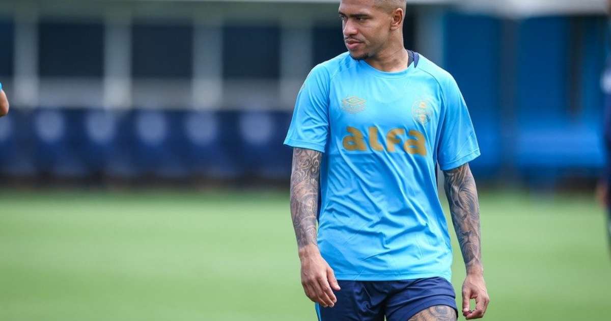 Grêmio negocia empréstimo de Lucas Esteves ao San Luis, do México