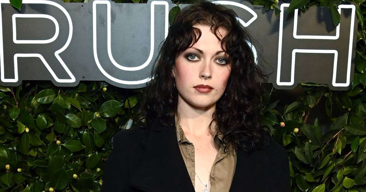 Nepo baby? Aos 19 anos, filha de Dave Grohl assina com grande gravadora