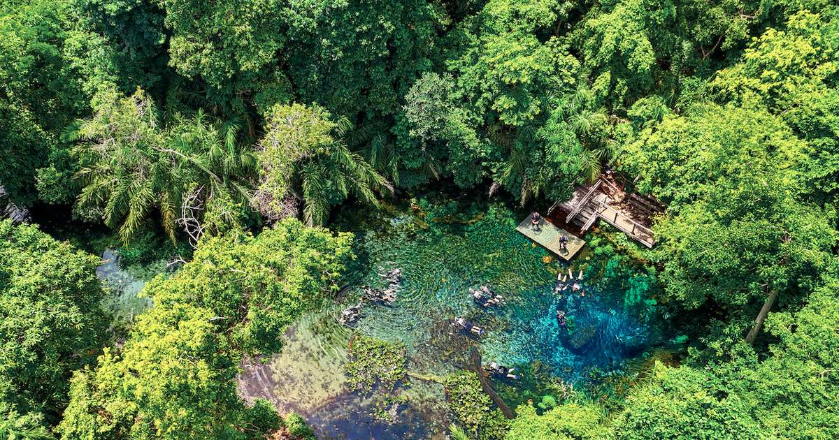 Nascente Azul é o atrativo mais visitado de Bonito (MS)