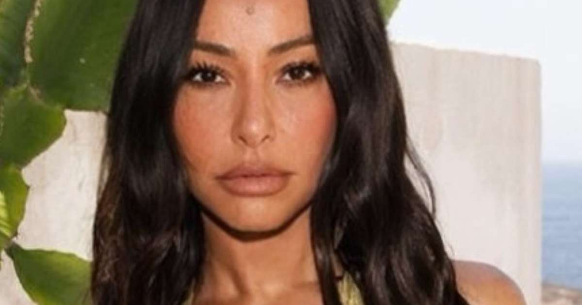 VÍDEO: Sabrina Sato causa polêmica em ensaio de Carnaval: 'Cadê o samba?'