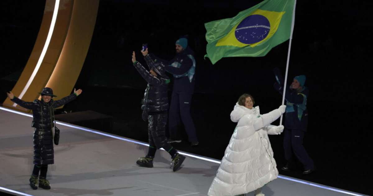 Com dança e carisma, Brasil se destaca no desfile de abertura das ...