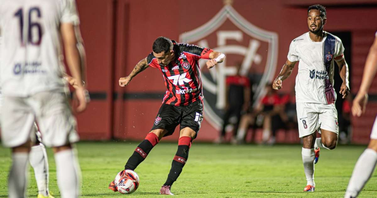 Vitória vence Bahia de Feira e se aproxima da semifinal do Baiano