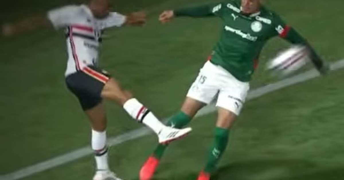 Foi pênalti? Comentaristas de arbitragem analisam lance de mão de Gómez ...