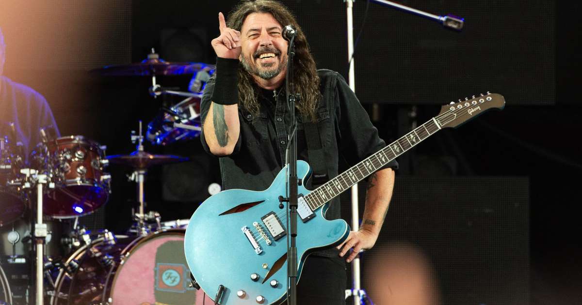 Dave Grohl aborda infidelidade e diz que faz terapia 'seis dias por semana'
