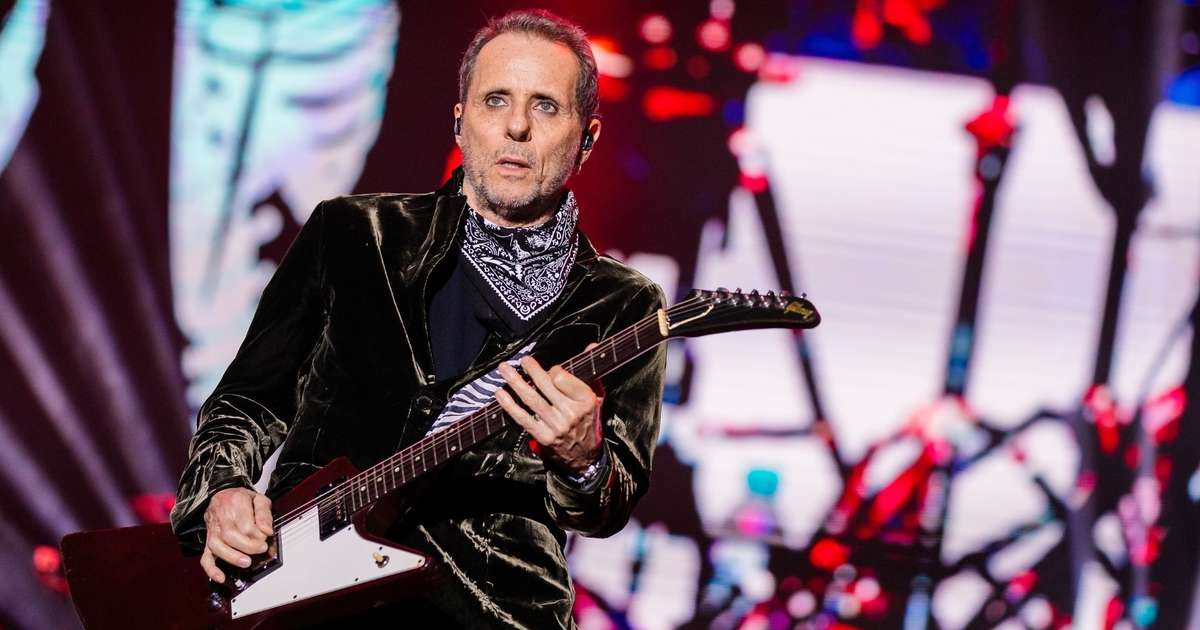 Tony Bellotto homenageia médico que operou seu câncer durante show dos ...