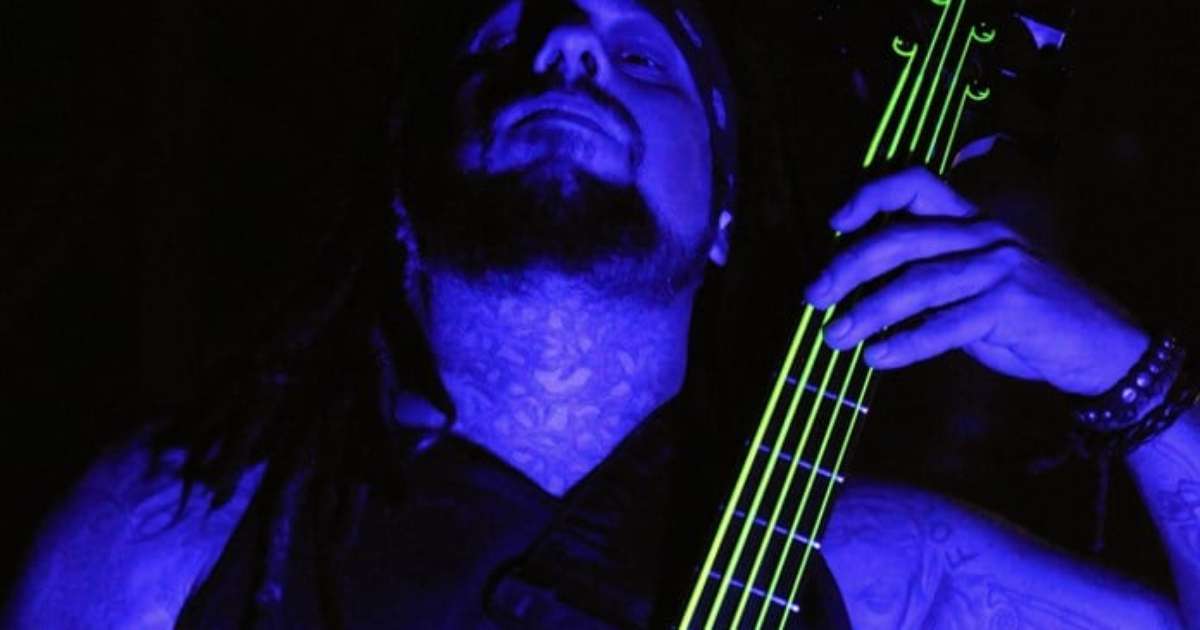 Fieldy, ex-baixista do KoRn, diz que saiu da banda porque não se vacinou