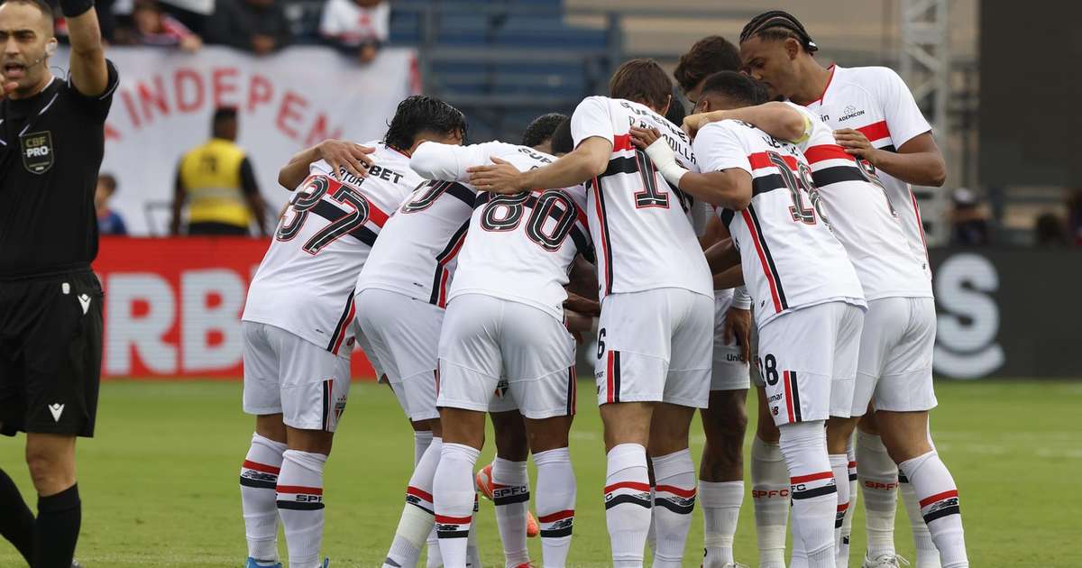 São Paulo sofre gol no último minuto e fica no empate diante do Bahia ...