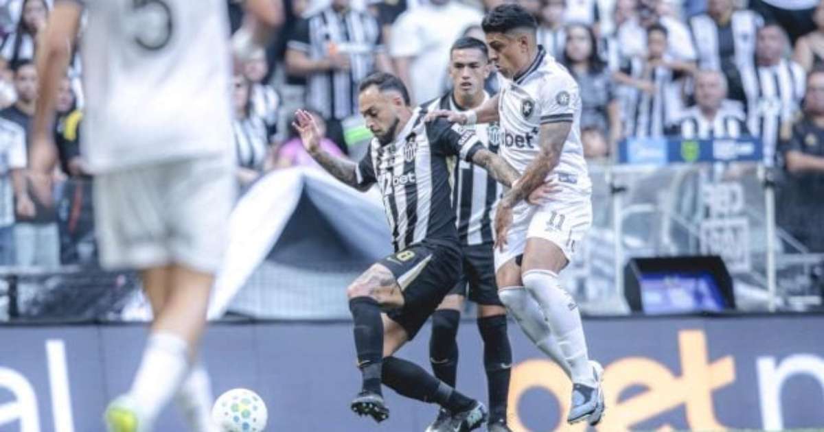 Botafogo marca no fim e arranca empate com Atlético