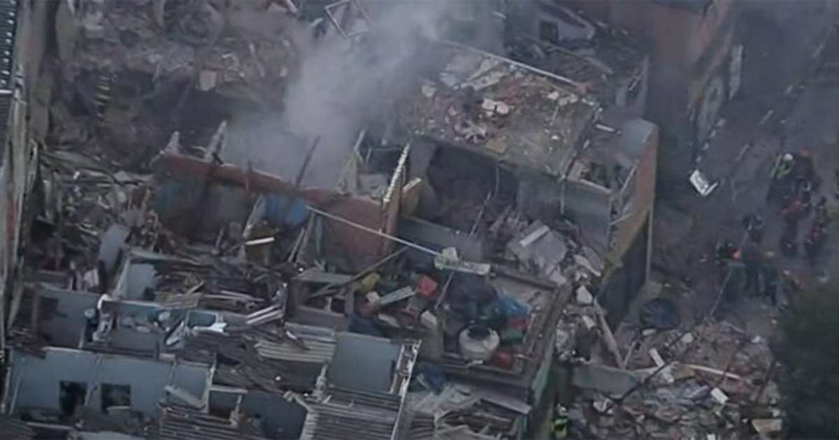 Explosão em área residencial na zona oeste de SP deixa feridos e soterrados