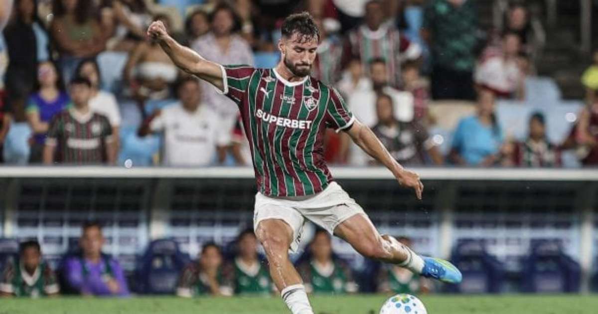 Martinelli, do Fluminense, inicia transição no campo e apresenta ...