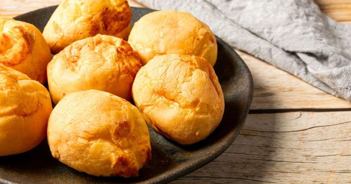 Pão de queijo fit com whey: receita fácil e rica em proteína