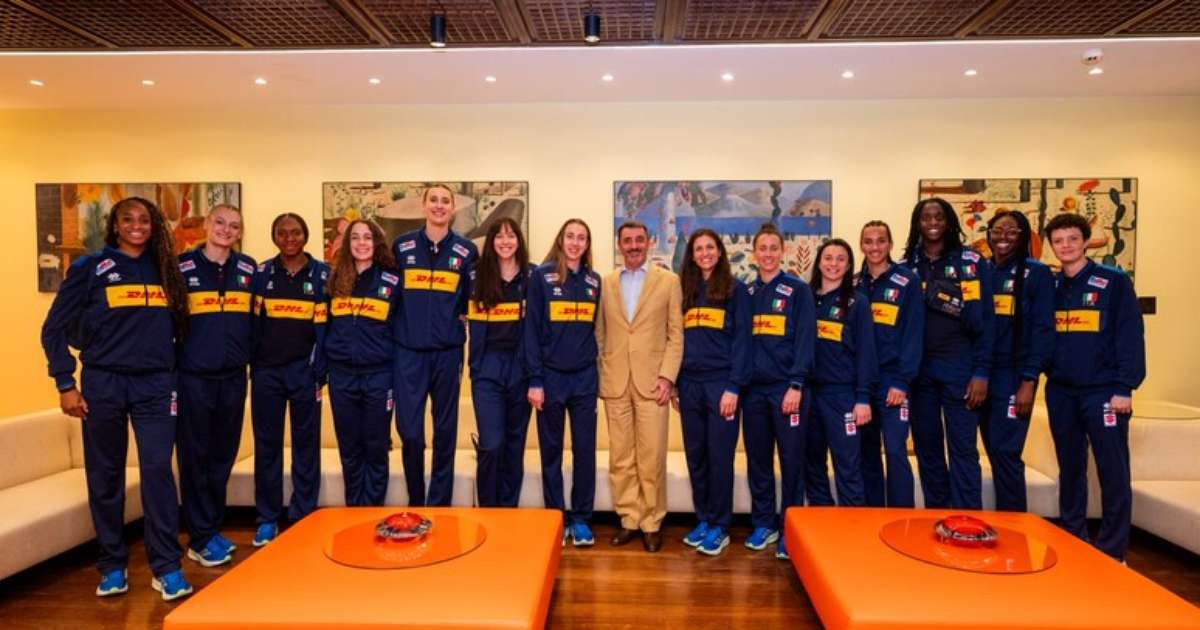 Seleção Italiana Feminina de Vôlei visita Embaixada da Itália em Brasília