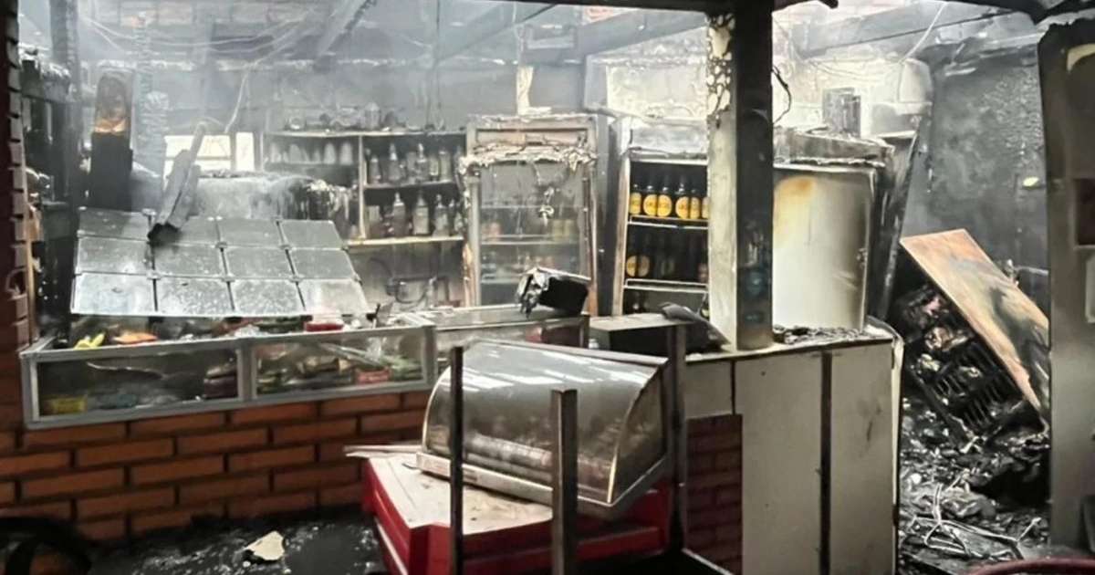 Incêndio destrói lancheria em Bento Gonçalves, na Serra