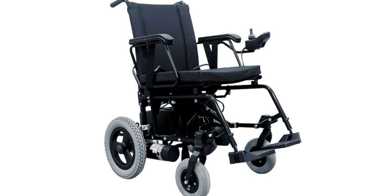 Cadeira motorizada quebrada: a história de Tiago e sua luta pela autonomia