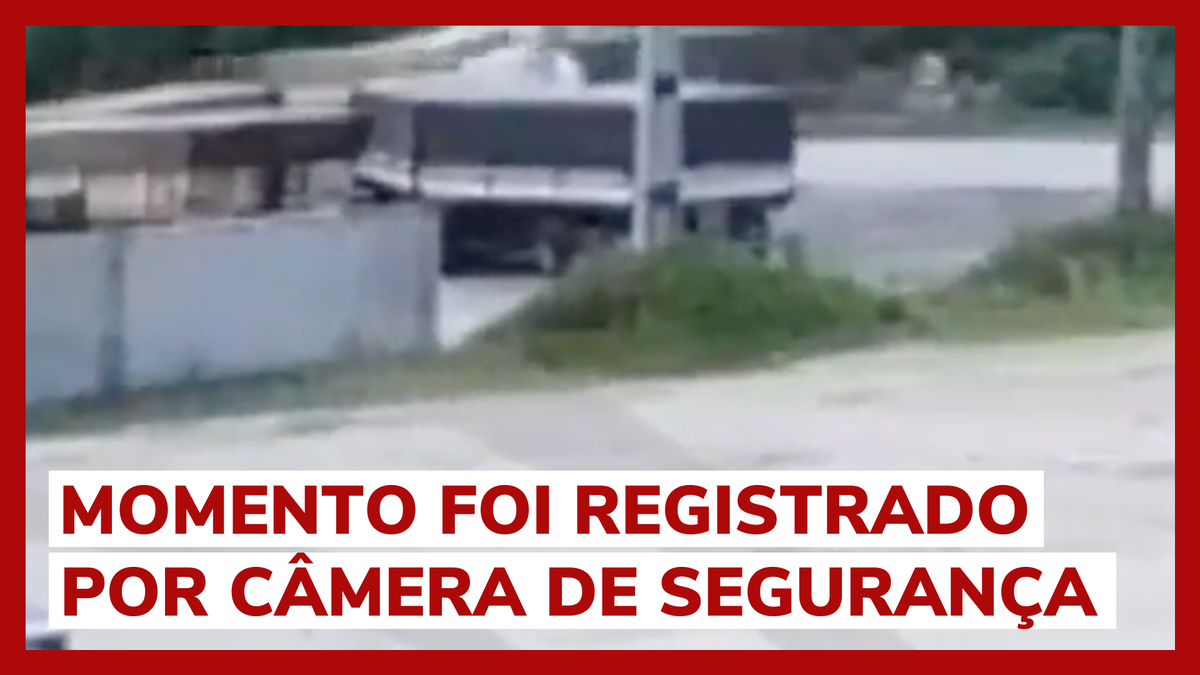 Batida frontal entre carretas deixa 2 mortos em rodovia no Paraná