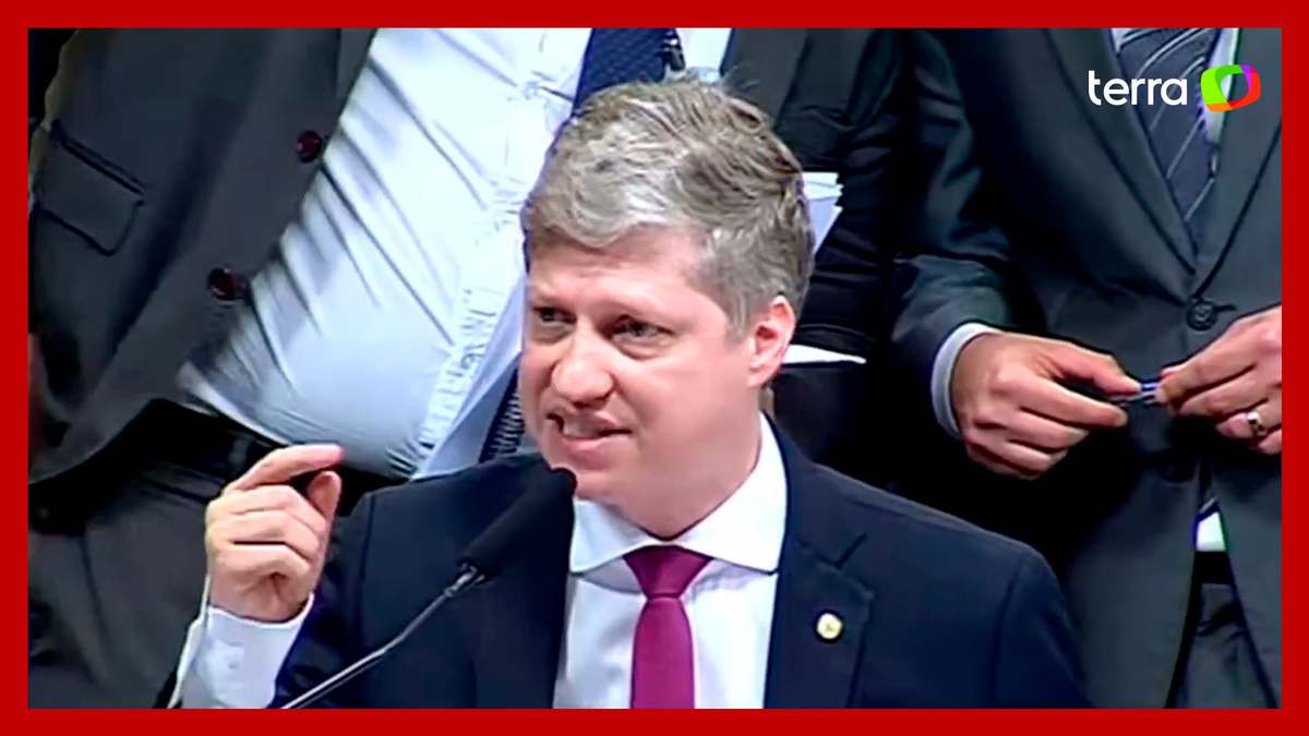 Deputado do Novo defende presos em atos do 8 de janeiro e chama ...