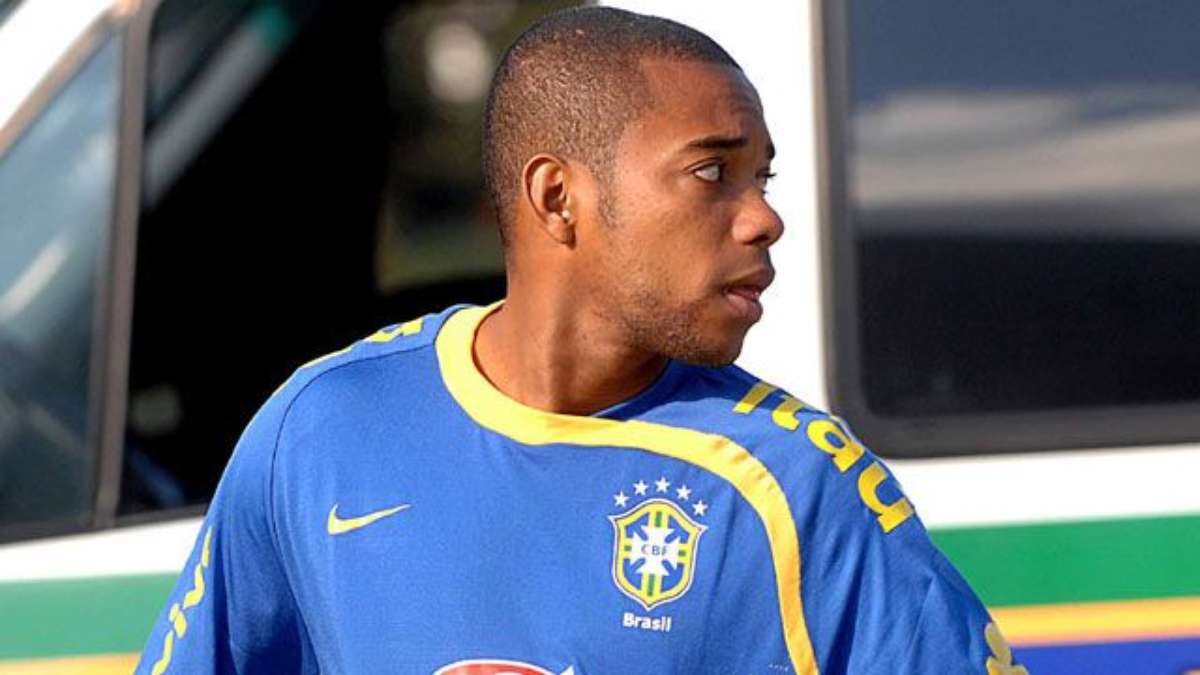 Robinho estaria na mira do Barcelona, diz jornal