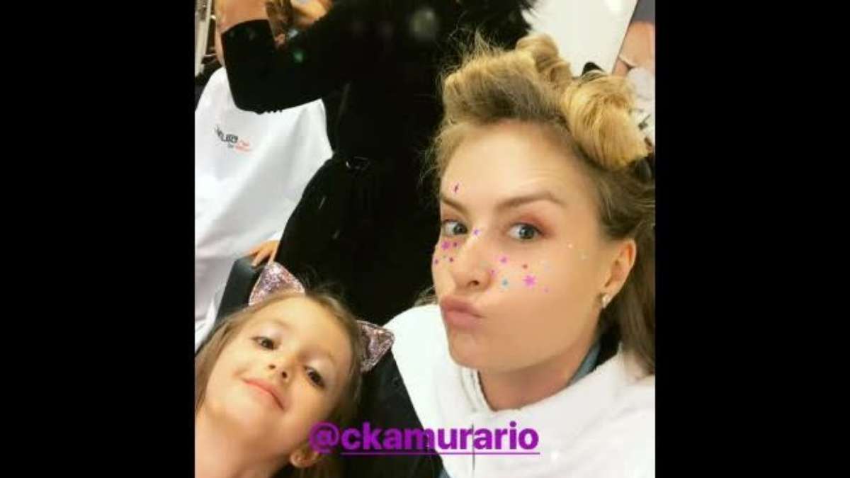 Angélica tem dia de beleza com filhos em salão: 'Todo mundo aqui'. Vídeo!