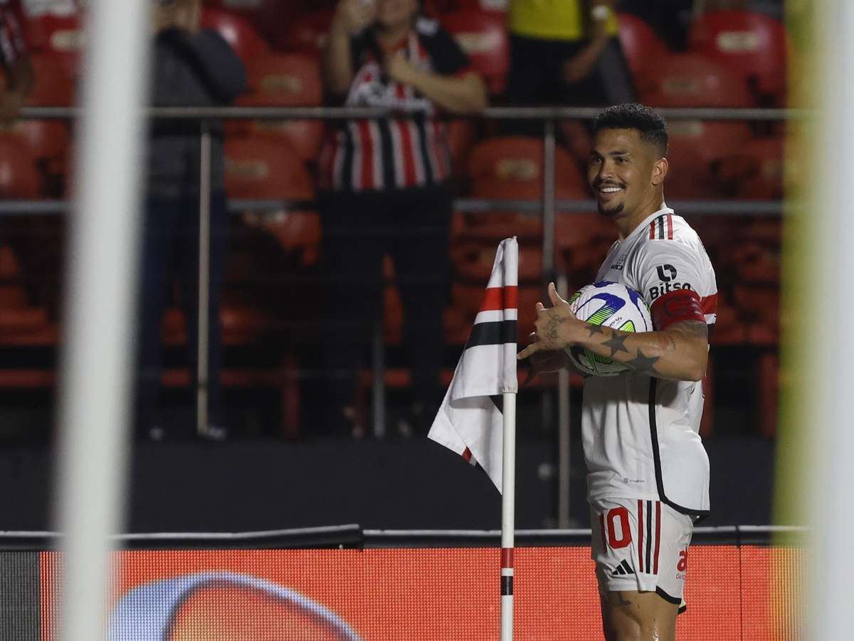 Download Jonathan Calleri transparent png render free. Sao Paulo FC png ...