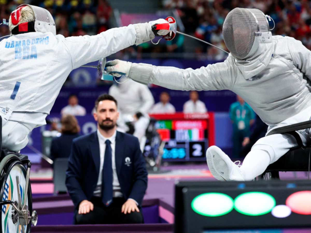 Homens De Sabre De Esgrima Confederação Brasileira De Esgrima