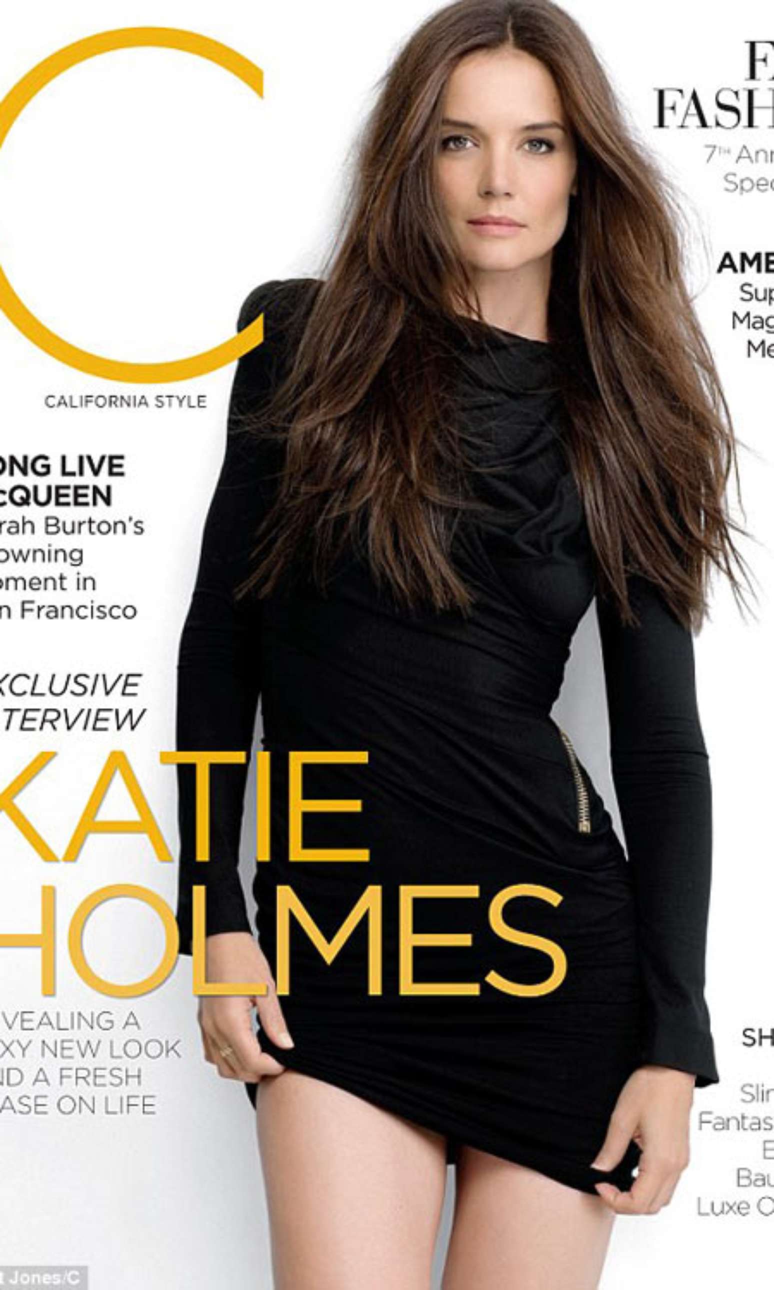 Katie Holmes posa para capa de revista