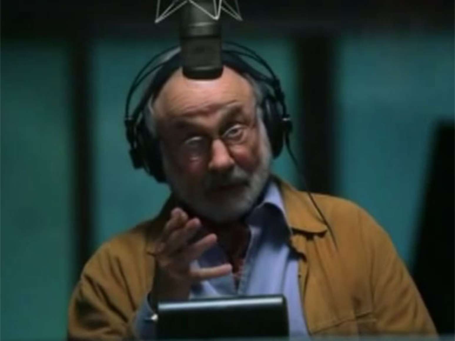 Morre Hal Douglas, narrador de trailer de 'Forrest Gump'