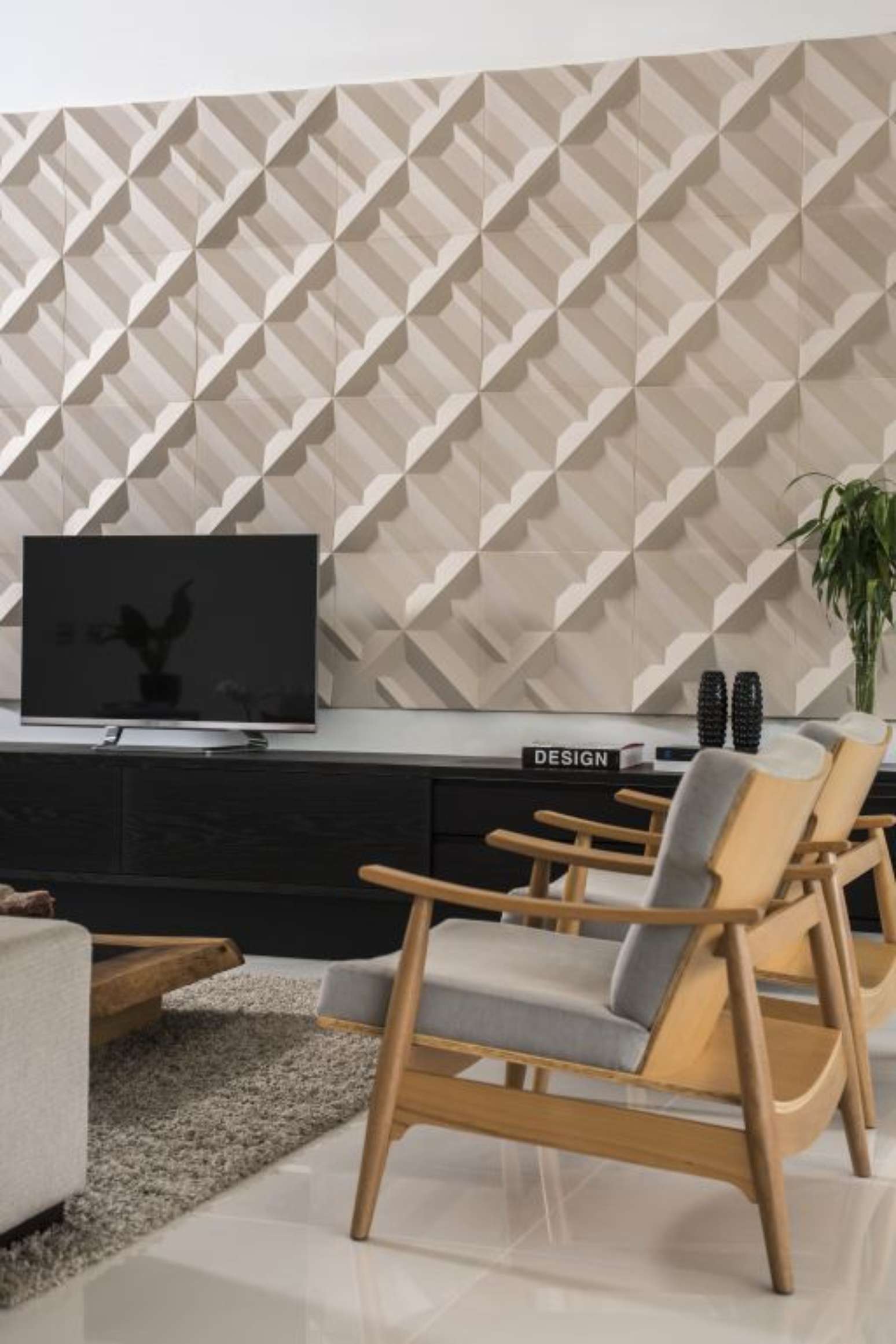 Decoração com coco, couro e mais: veja como revestir as paredes...