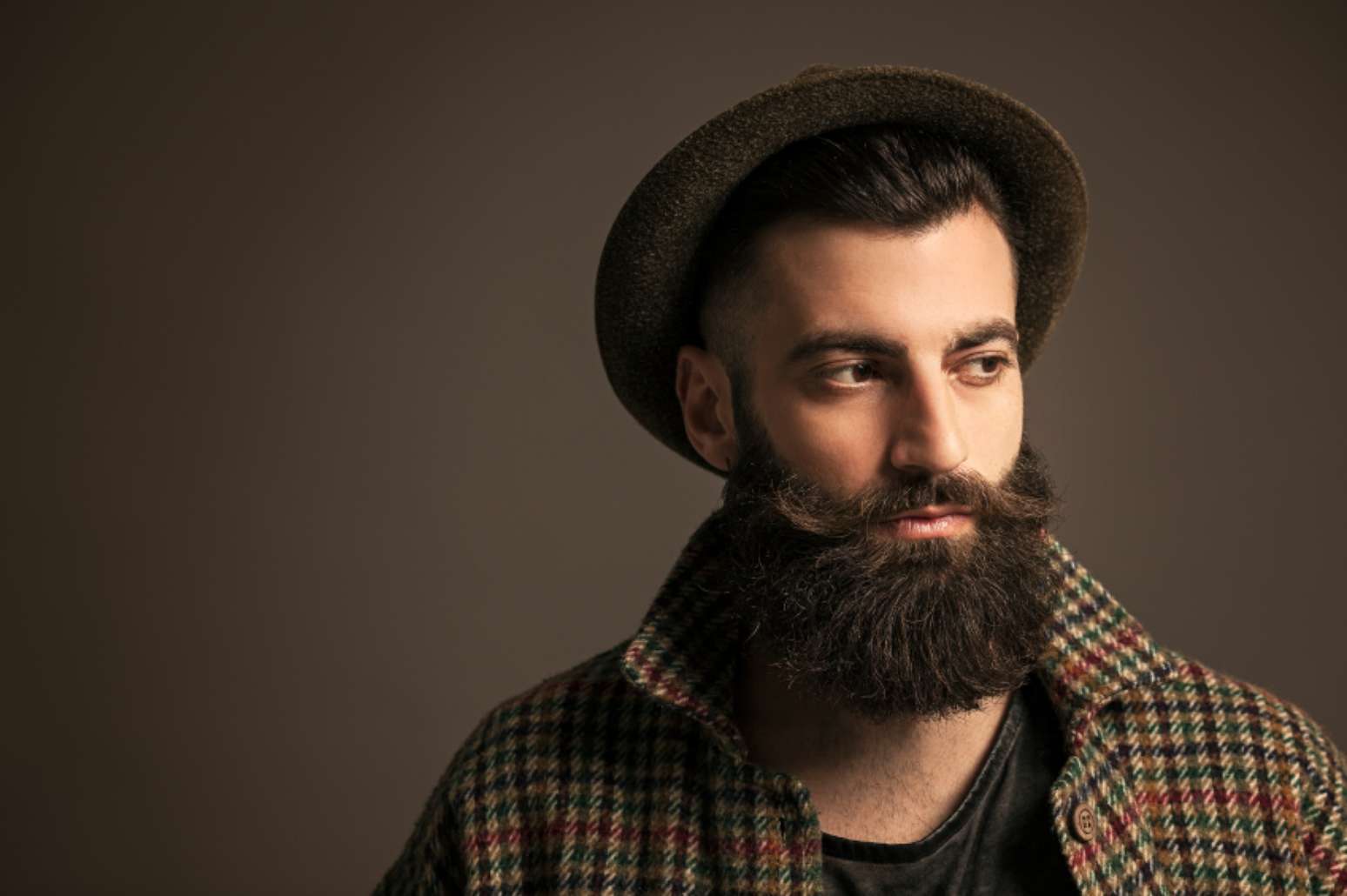 Descubra como fazer a barba crescer mais bonita