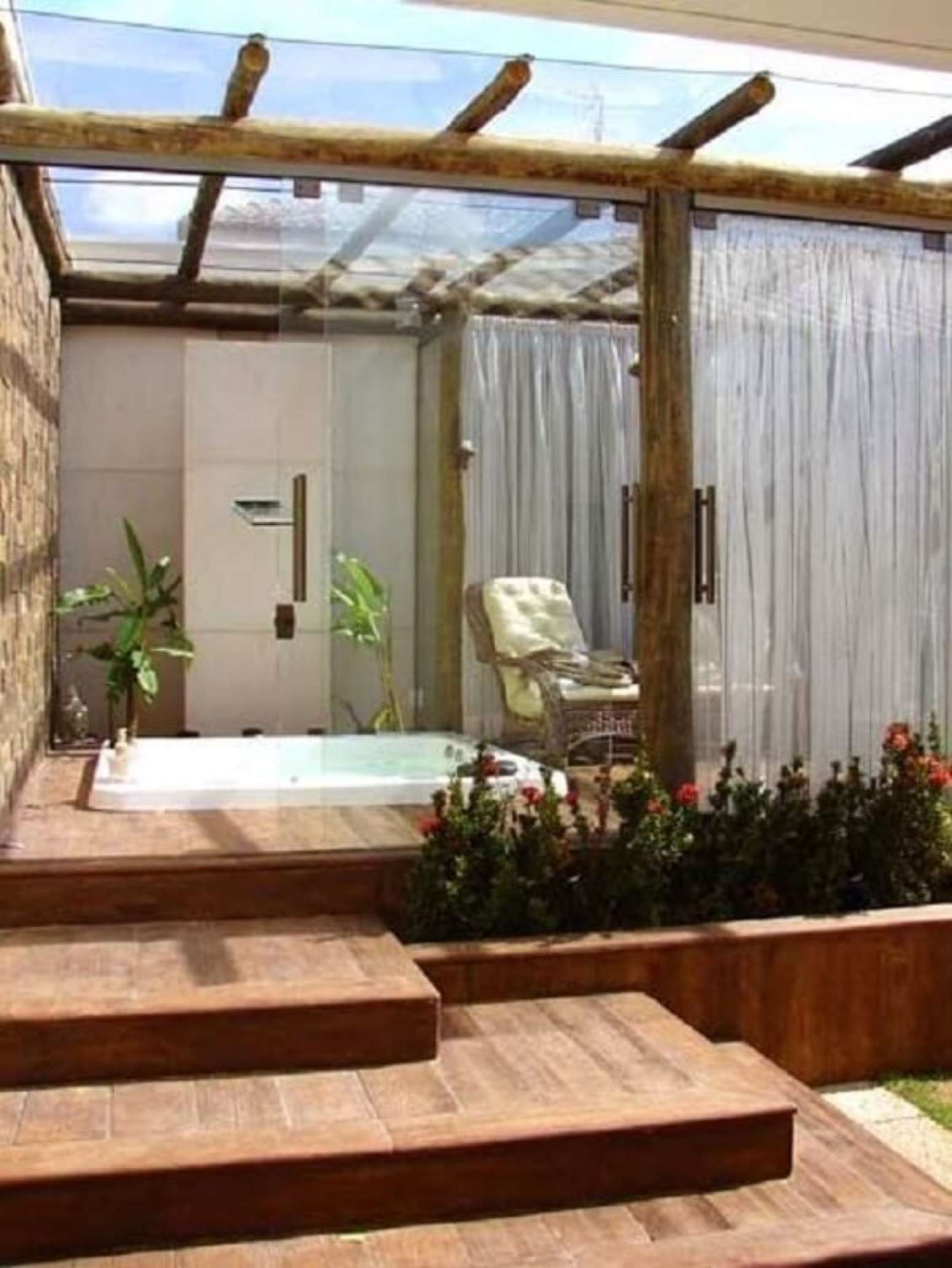 Jacuzzi Externa: +58 Modelos para Sua Área Externa dos Sonhos
