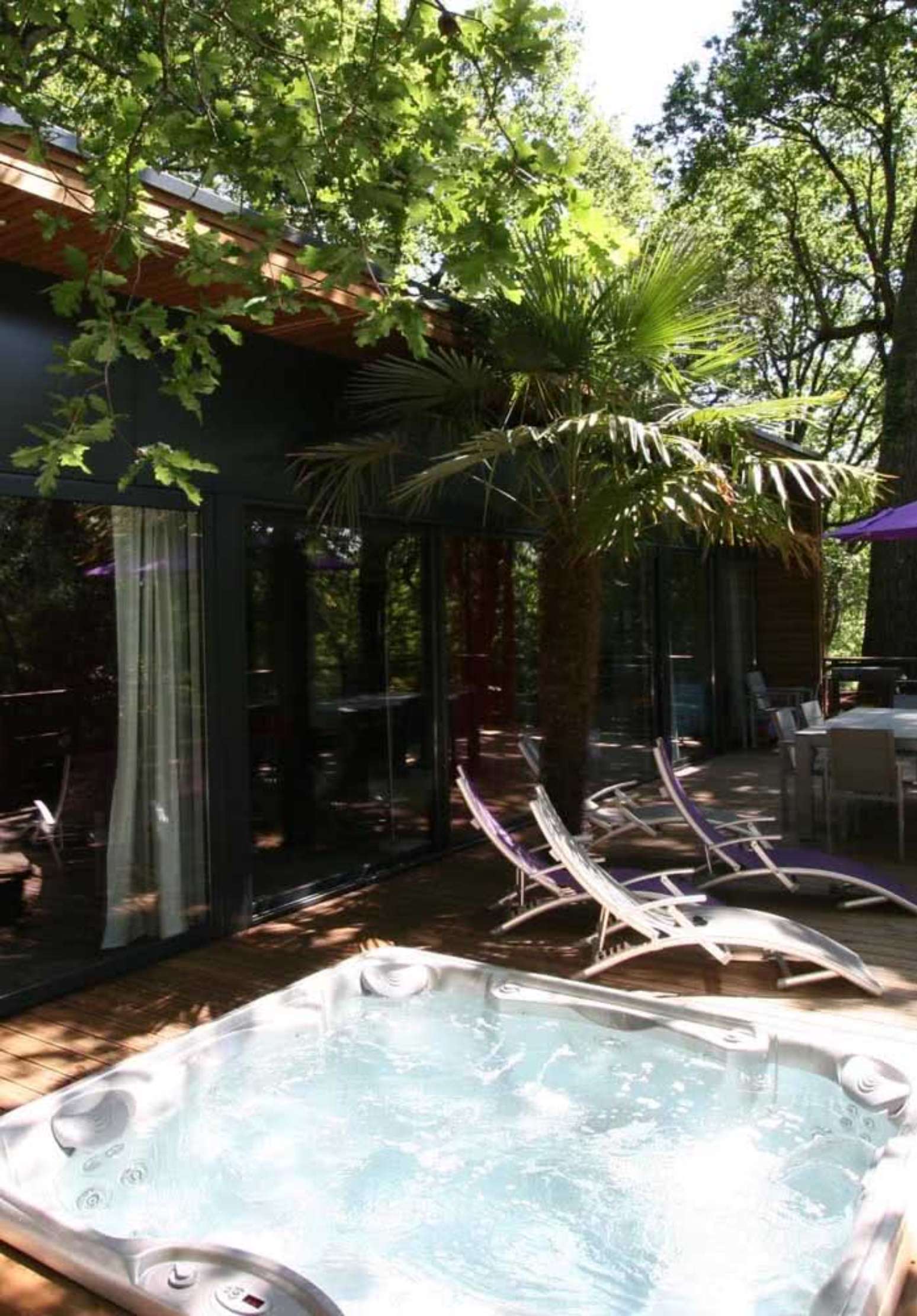 Jacuzzi Externa: +58 Modelos para Sua Área Externa dos Sonhos