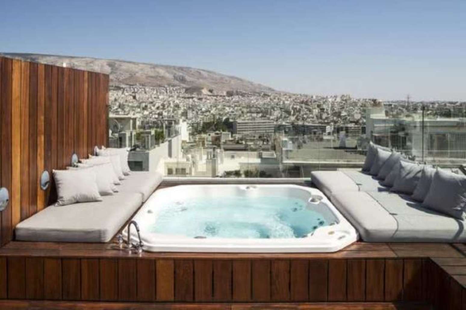 Jacuzzi Externa: +58 Modelos para Sua Área Externa dos Sonhos