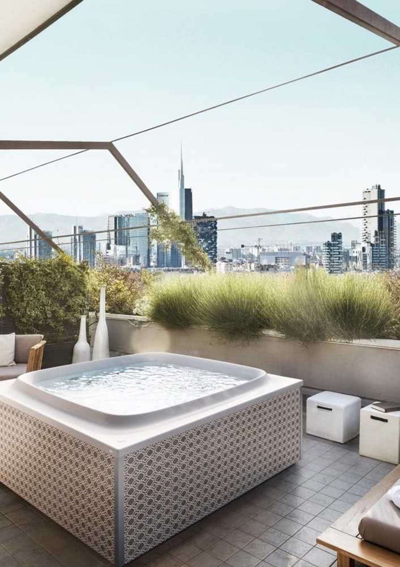 Jacuzzi Externa: +58 Modelos para Sua Área Externa dos Sonhos