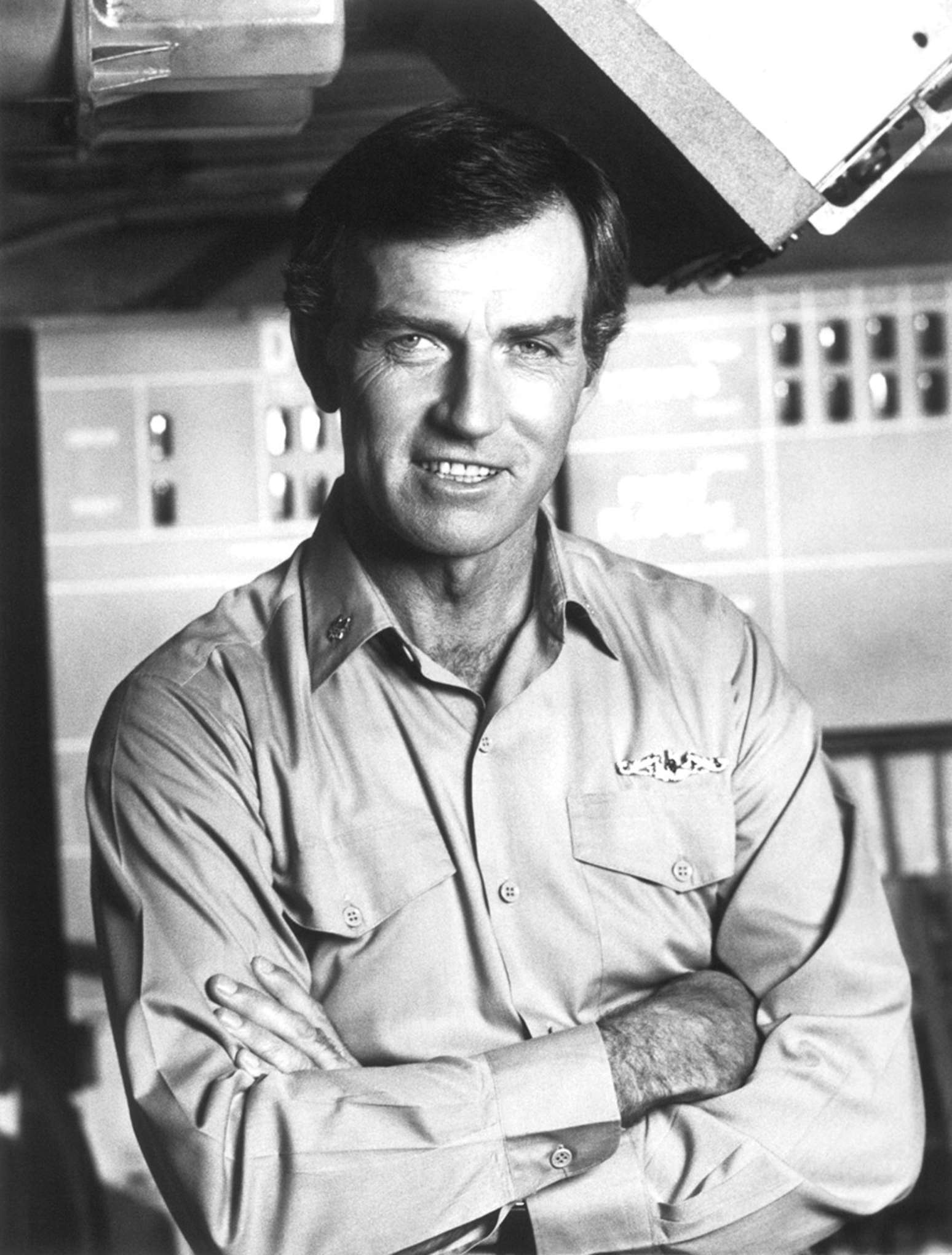 Robert Hogan (1933-2021)