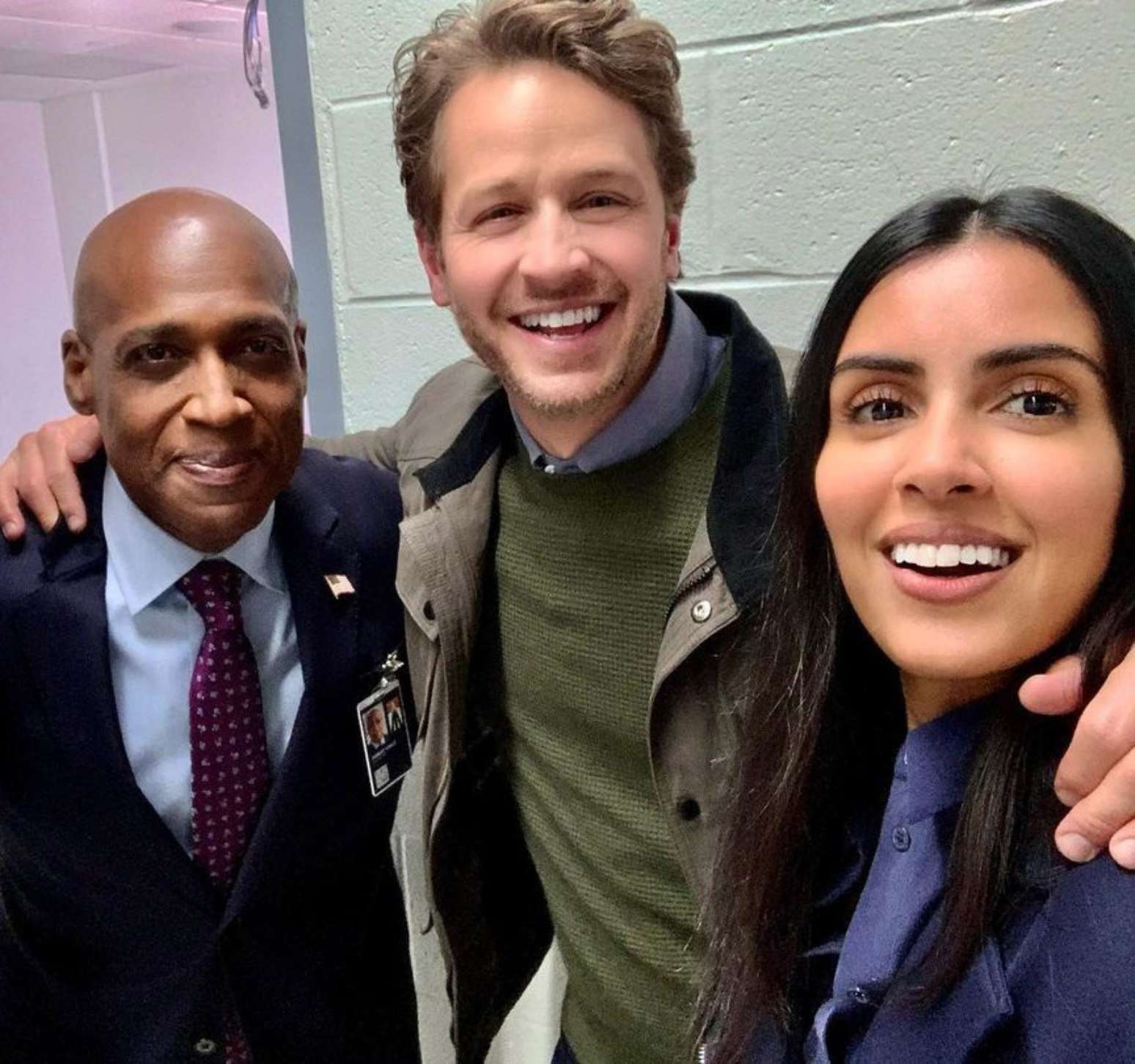 Elenco de "Manifest" comemora ressurreição da série