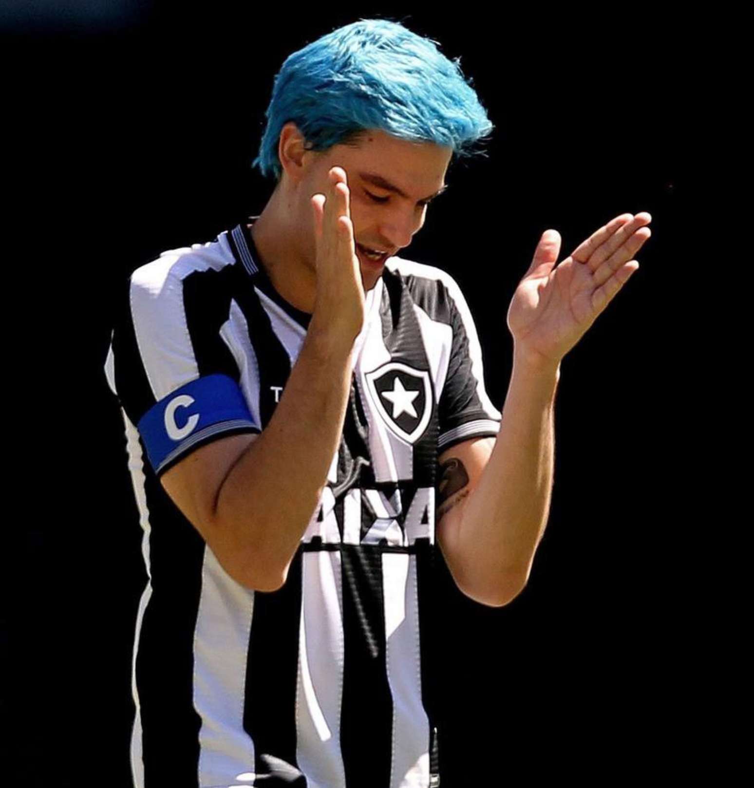 Felipe Neto e Marcelo Adnet ajudam Botafogo a contratar lateral Rafael